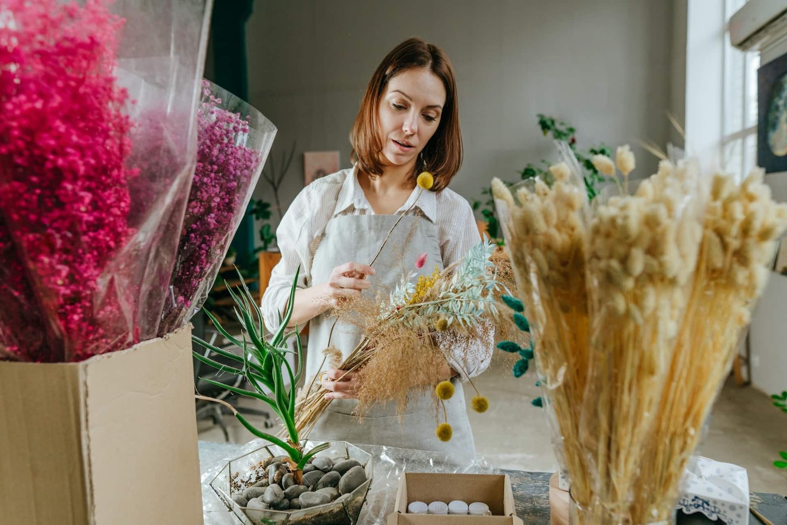 Why You Should Buy Flowers from Local Florist